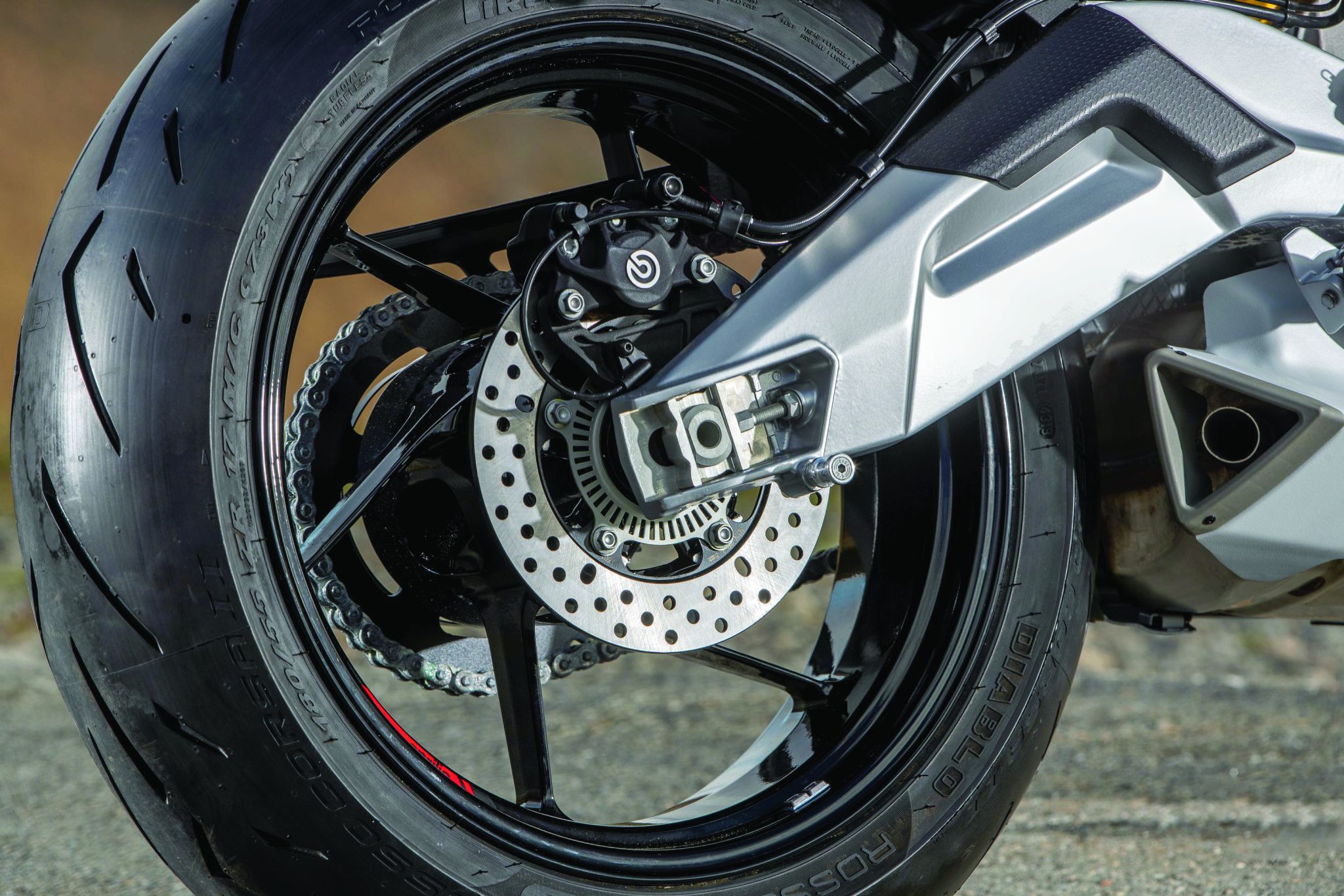 FIRST RIDE – Aprilia Tuono 660 Factory - Café Racer Magazine