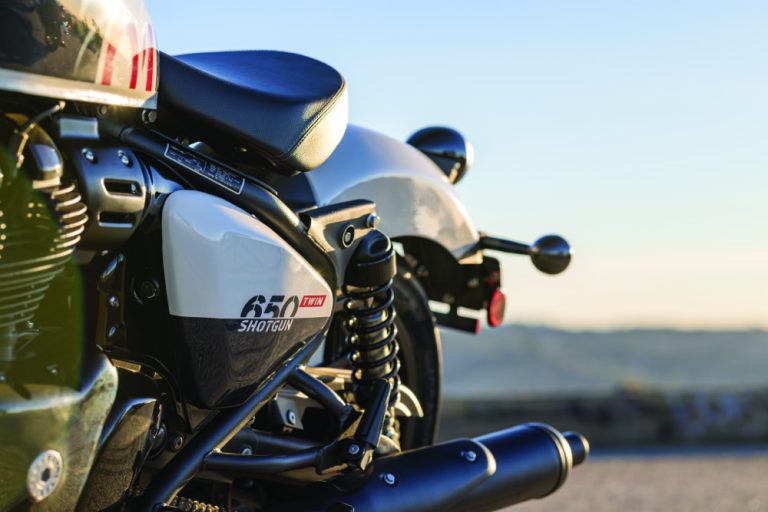 FIRST RIDE Royal Enfield Shotgun 650 | Café Racer Magazine